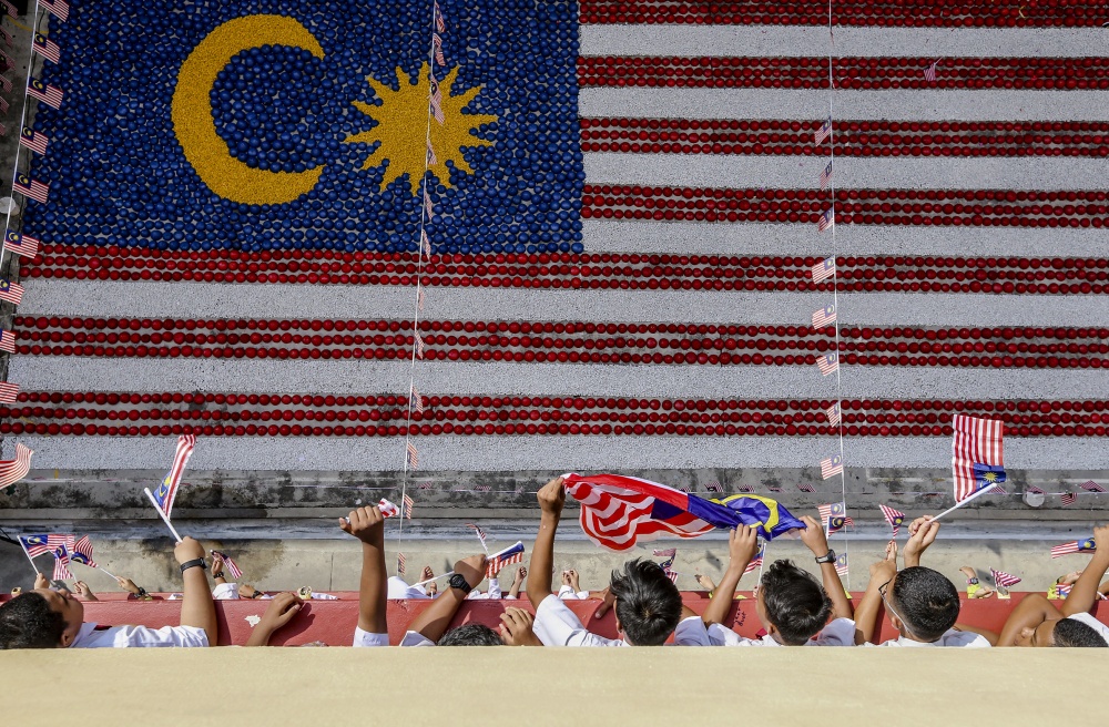 Automatic citizenship for children born abroad to Malaysian mothers set ...