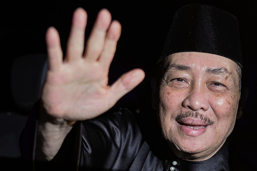 Hajiji unveils 17 assistant ministers in streamlined Sabah Cabinet ...