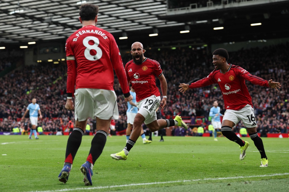 Carrick’s Red Devils roar past City as Arsenal stall, Spurs sink and ...