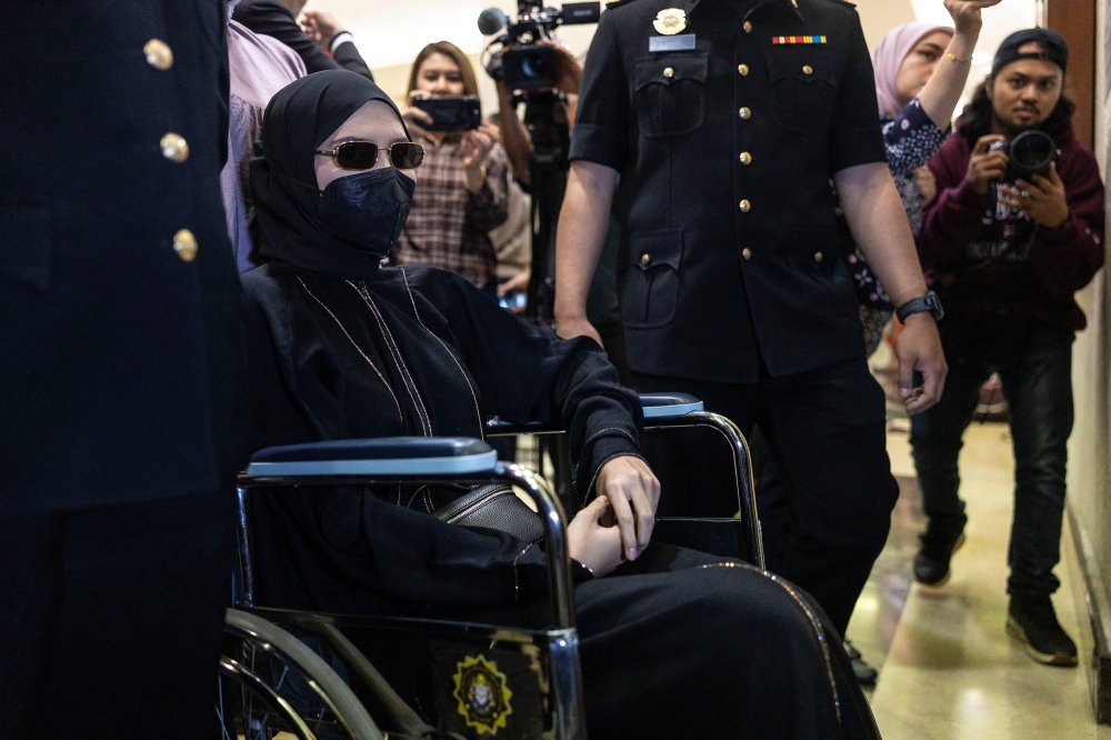As husband faces four counts over RM2.1m, ex-Army chief’s wife charged ...