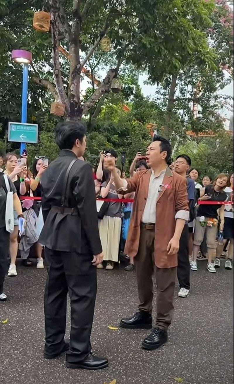 捕获TVB视帝！黎耀祥化身NPC出现在游乐园