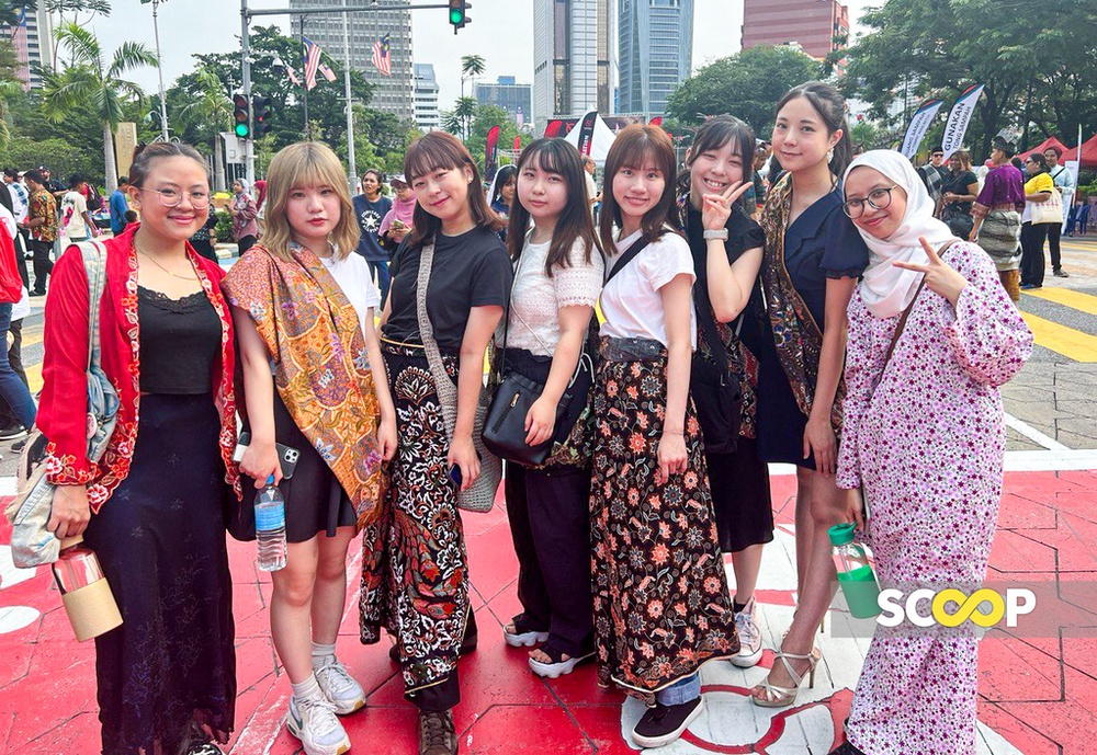 [UPDATED] Keretapi Sarong celebrations kick off to mark 60th Malaysia Day