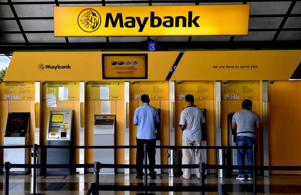 No charges imposed on DuitNow QR merchants at present: Maybank