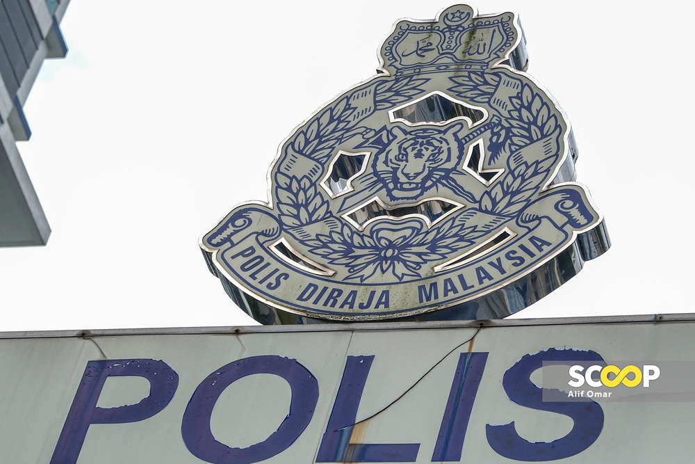 Warga emas antara dua diberkas kes dera anak angkat 5 tahun hingga maut Warga emas antara dua diberkas kes dera anak angkat 5 tahun hingga maut