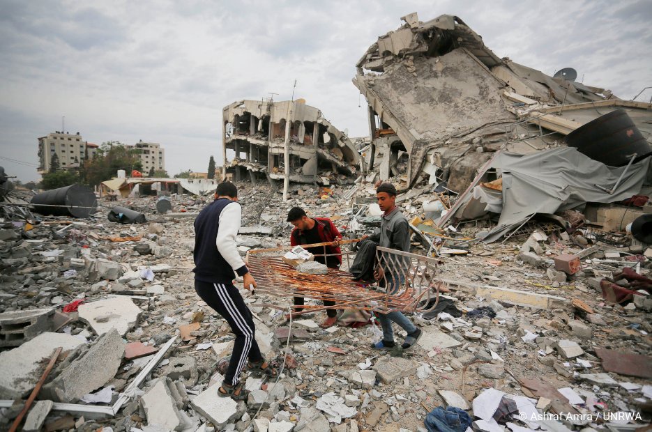 Gaza ceasefire begins 3 hours late after Hamas releases names of ...