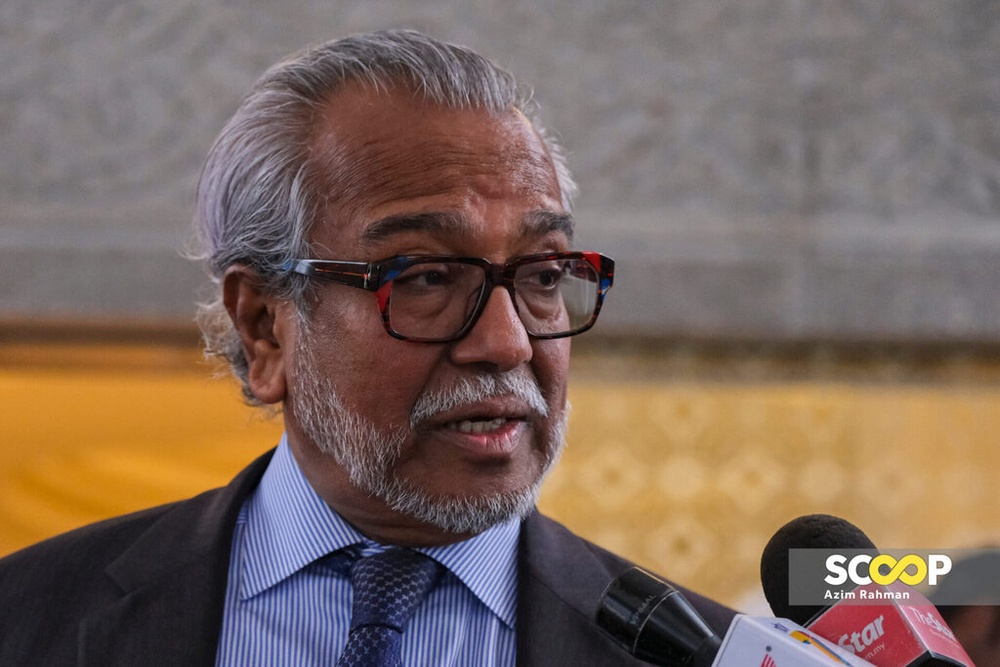 Seven letters sent to verify Najib’s royal addendum, none answered: Shafee