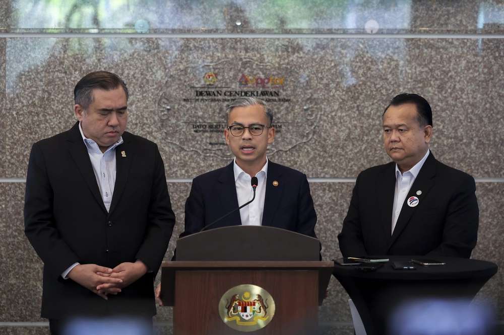 Govt pledges RM10,000 aid for families of UPSI bus crash victims