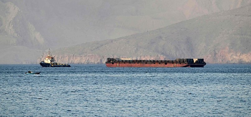 Offshore barge capsizes in Suez Gulf, several dead, missing
