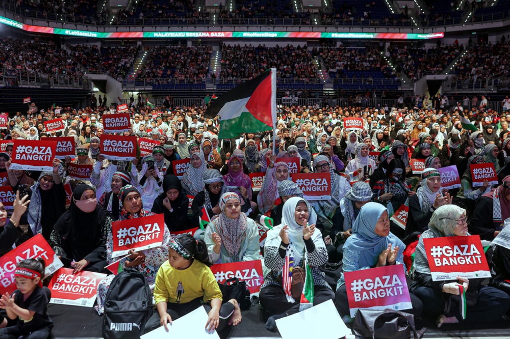 Malaysia stages mass rally in solidarity with Palestine