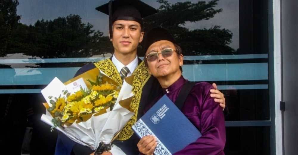 Aziz M Osman sebak anak terima ijazah seni kulinari. 'Semua saya sokong ...
