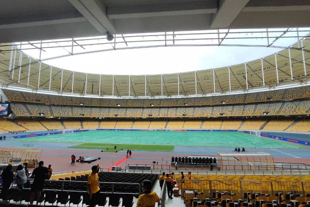 Kanvas tutup padang Stadium Nasional Bukit Jalil