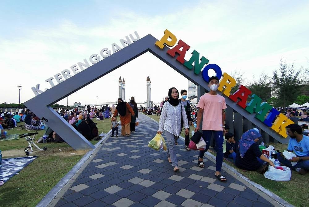 Sokong tindakan terhadap individu berpakaian mencolok mata