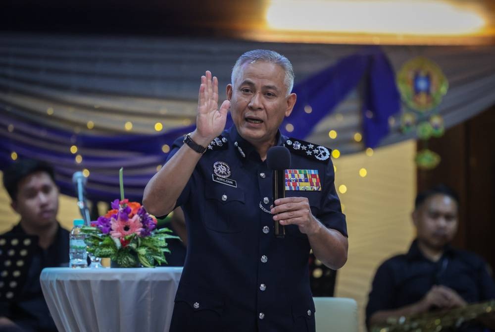 Polis serah isu kalimah ALLAH kepada kerajaan Polis serah isu kalimah ALLAH kepada kerajaan