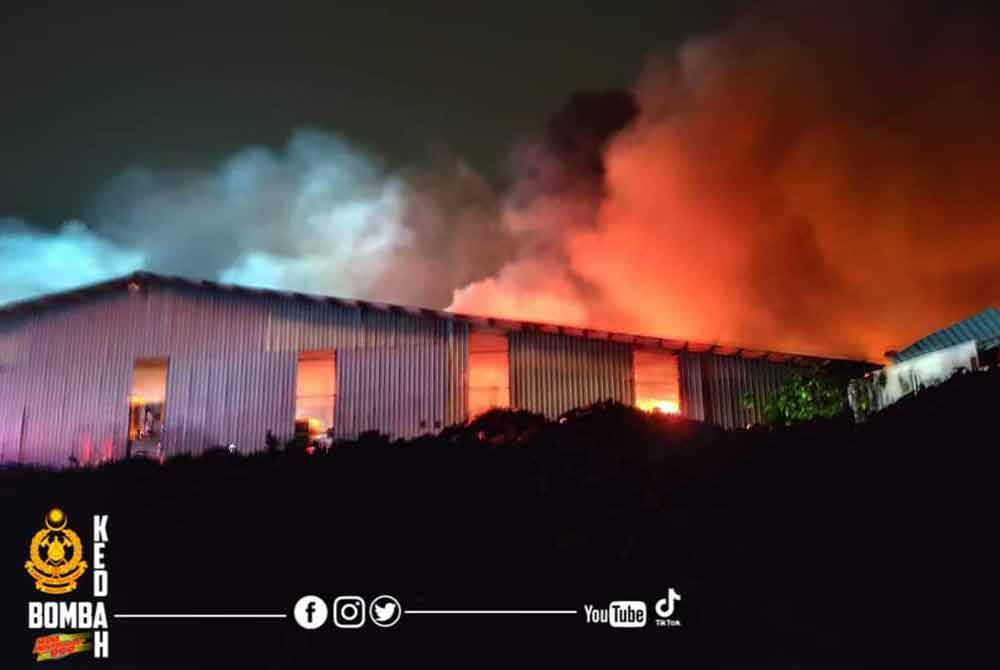 Letupan 'bunga api' berpunca dari kebakaran kilang kitar semula