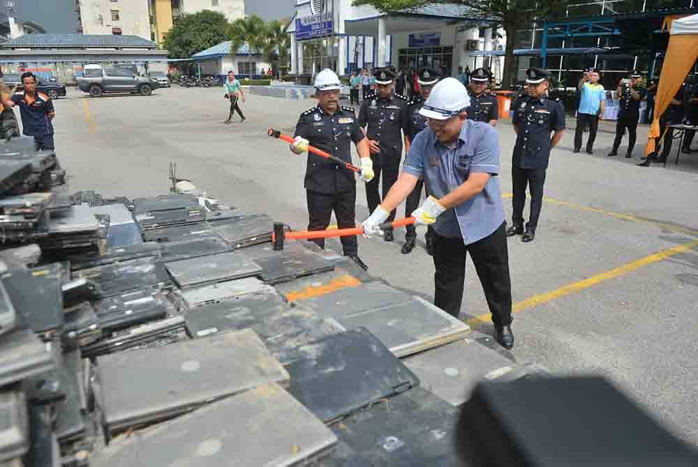 Polis lupus barangan rampasan RM1.24 juta