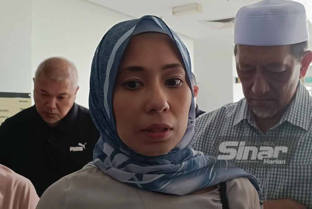 Amukan jalan raya: Isteri Syed Danial menangis di mahkamah