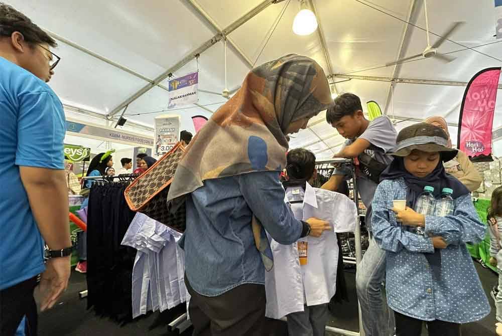 Pusat Pakaian Hari-Hari tawar diskaun serendah RM3