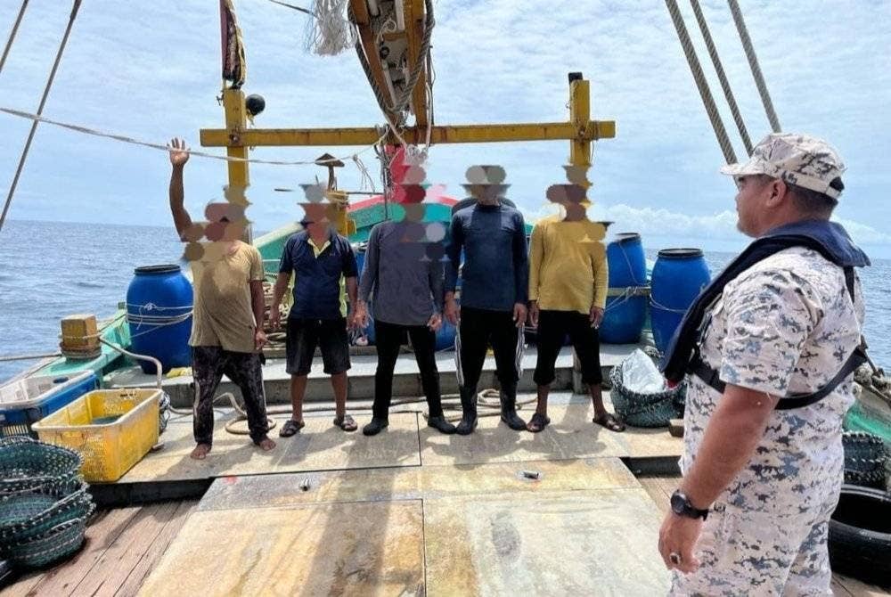 Bot nelayan tempatan ditahan gaji warga Myanmar tanpa permit