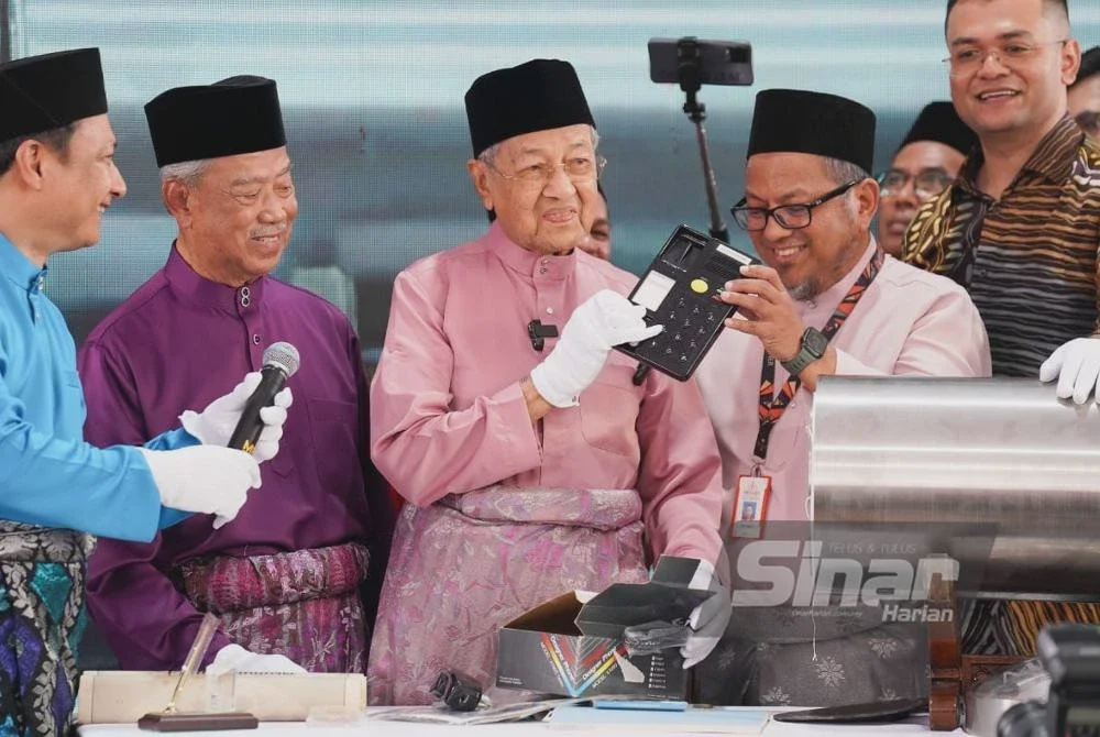 Tun M sebak buka kapsul masa Wawasan 2020 selepas 28 tahun