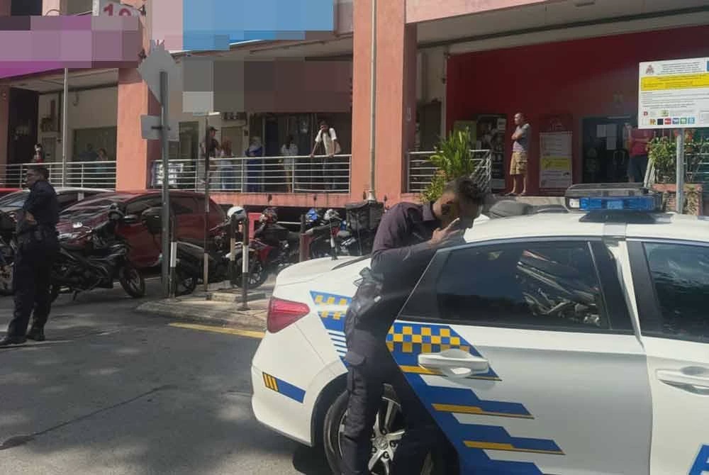 Lelaki Afrika gigit telinga koperal hingga putus