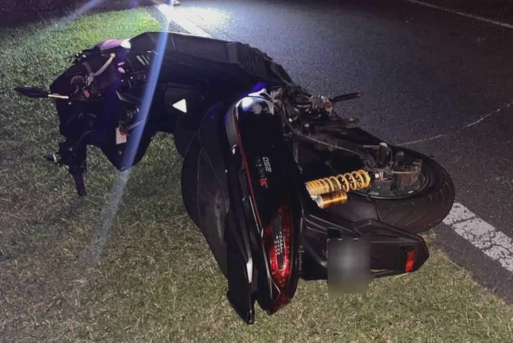 Penunggang motosikal maut bertembung kereta potong MPV di garisan berkembar