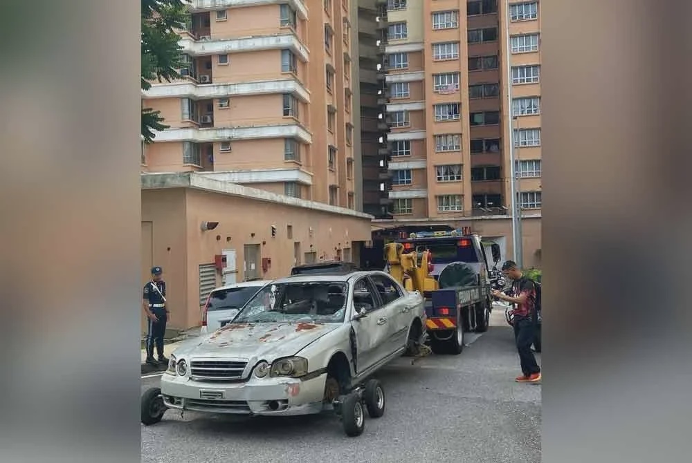 17 kenderaan tersadai, buruk di kuarters kerajaan ditunda