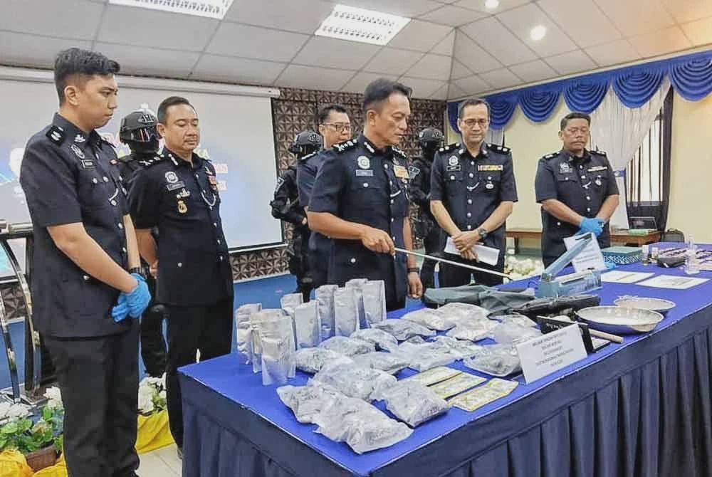 Pasangan kekasih hidup mewah edar dadah ditahan