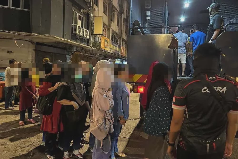 Terjun tingkat dua, pura-pura pengsan elak dicekup