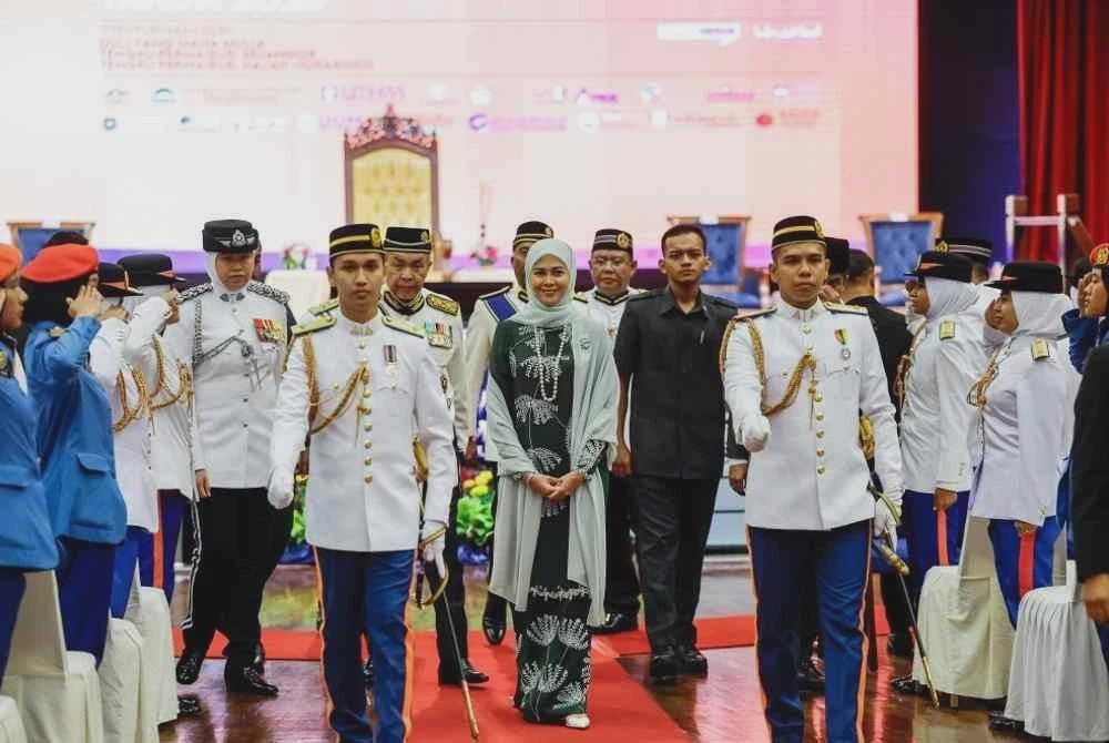 Ahli Parlimen diminta sediakan peruntukan uniform APM mulai tahun depan ...