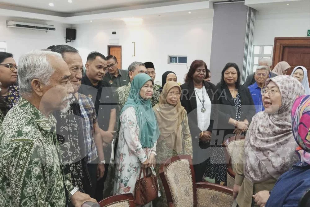 [VIDEO] Rafizi, Nik Nazmi masih terikat bon RM10 juta - PKR - Newswav