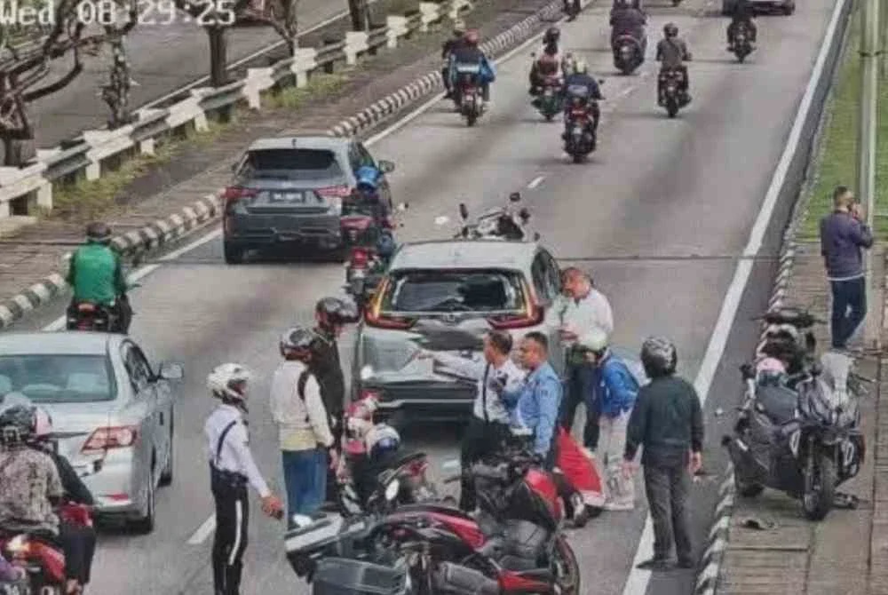 Kanak-kanak 8 tahun maut, motosikal dibonceng bersama ibu bapa ...