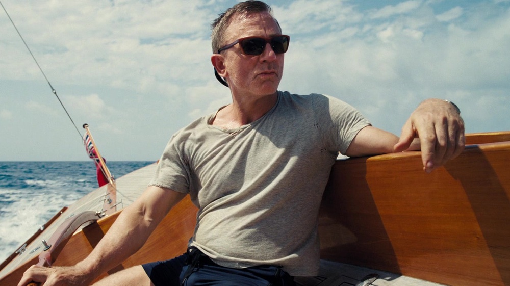 Acclaimed 007 Novelist Thinks Daniel Craig's Last James Bond Movie Made A Major Mistake
