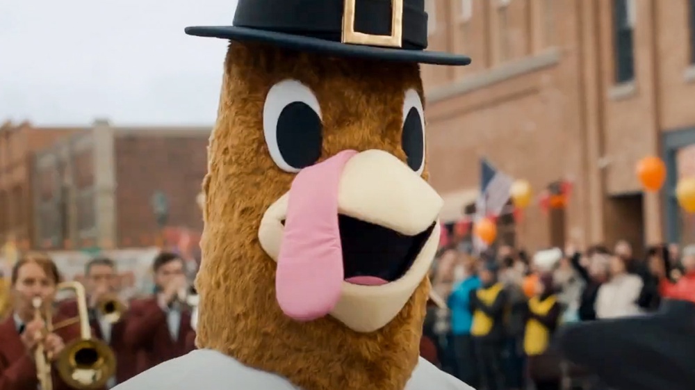 Eli Roth's Thanksgiving Trailer Finally Gives Turkey Day A Slasher To ...