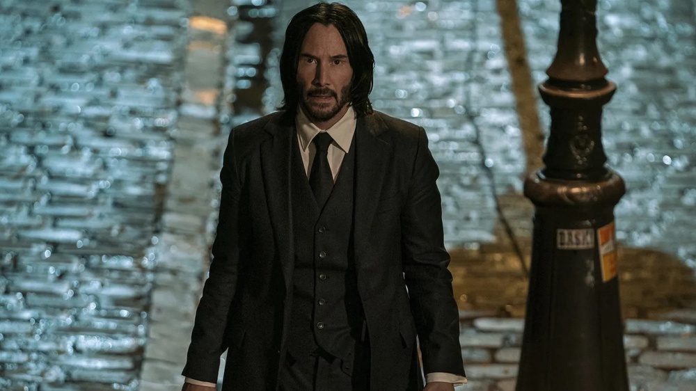 Keanu Reeves' Stunt Double Got Knocked Out By John Wick 4's Epic Stair Fall
