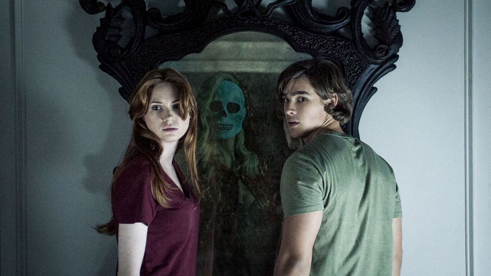 The Evil Mirror From Oculus Has A Cameo In The Fall Of The House Of Usher