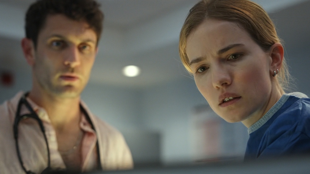 The New Medical Drama Taking Over Netflix Is Perfect For The Pitt Fans