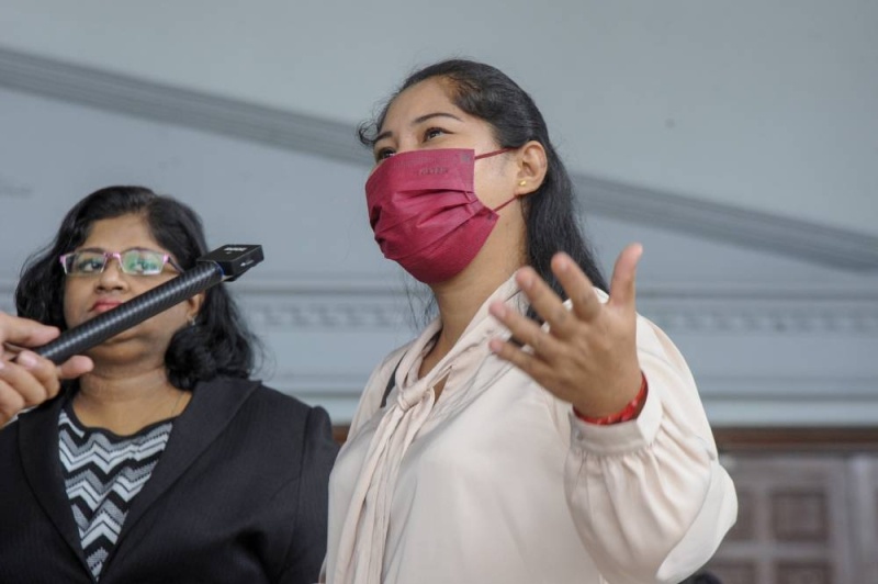 After seven months, Hindu mum Loh Siew Hong finally begins legal fight ...