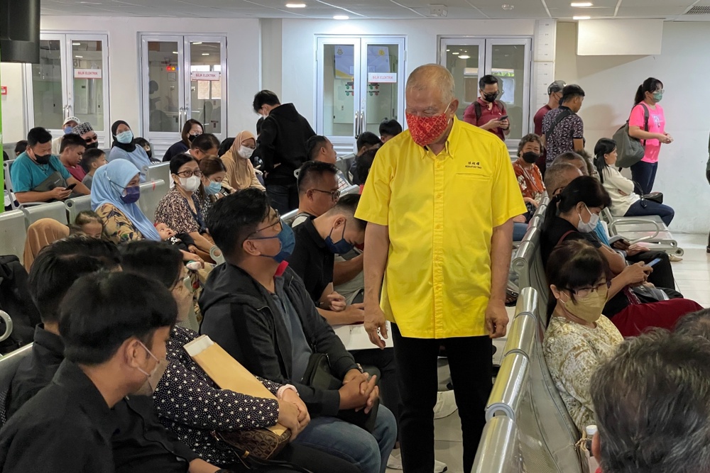 Immigration depot staff called in to solve long queue at Miri UTC