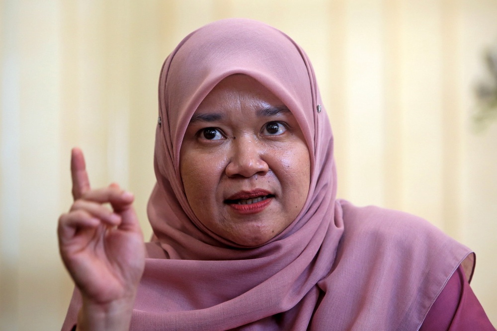 Fadhlina: Viral case of Year One student in Rembau confined in ‘iron ...