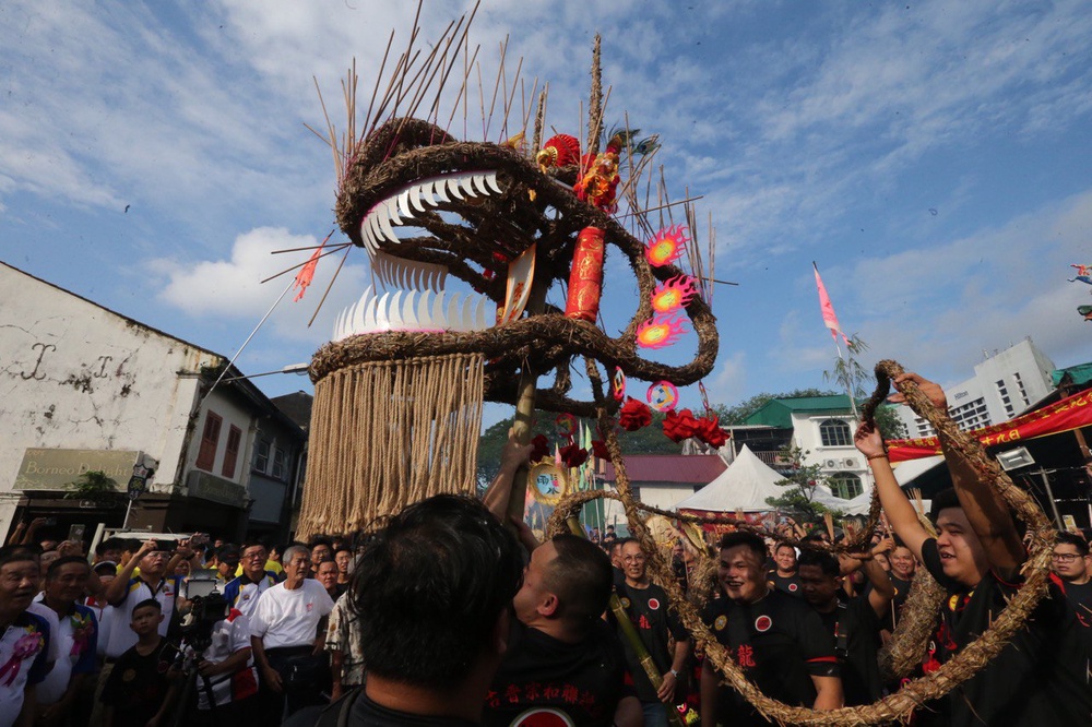 Colourful grand procession parades through Kuching city’s streets for ...