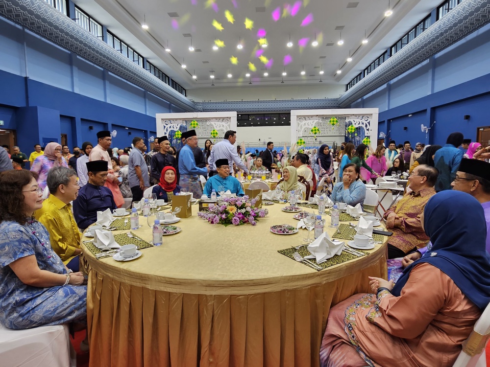 Premier, wife share festive cheer with guests at Raya open house in ...