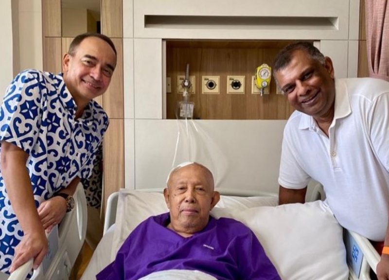 Former DPM Musa Hitam recovering from brain surgery after falling ...