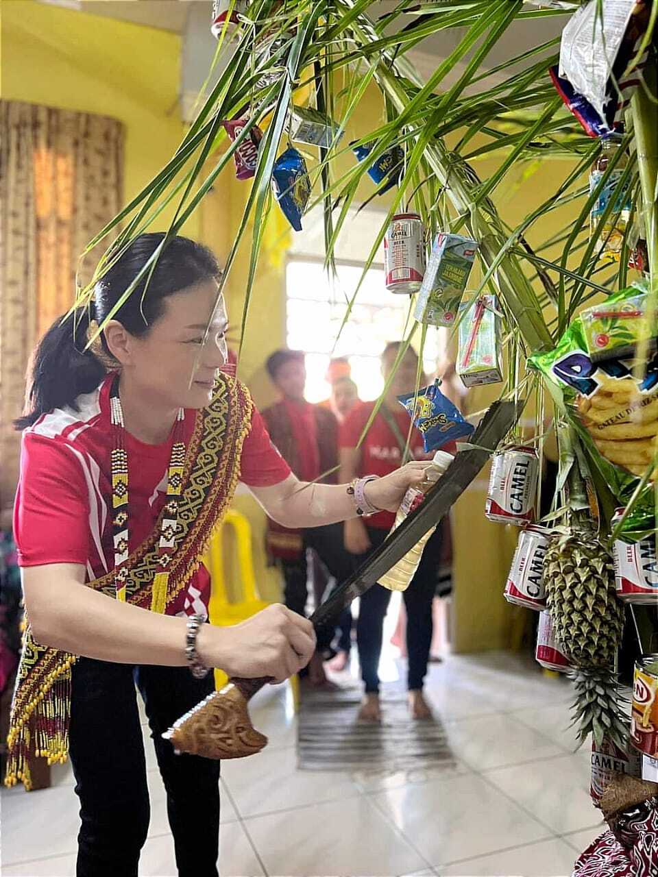 Lanang MP makes use of Gawai visit to reach out to Dayak constituents