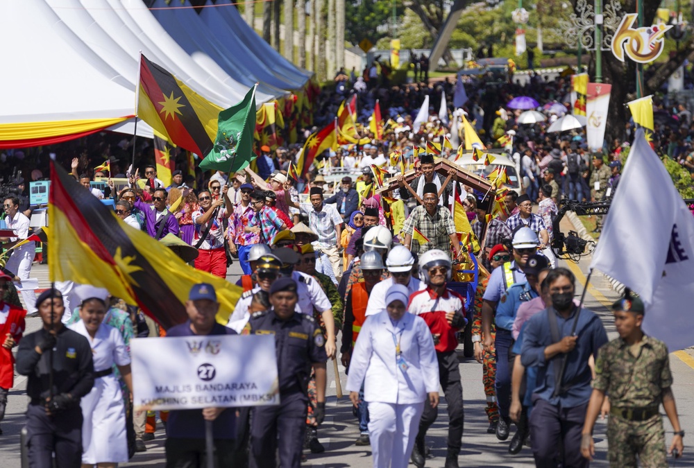 Thousands converge on Padang Merdeka to celebrate 60 years of Sarawak’s ...