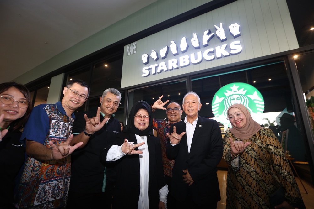 Starbucks opens its first Signing Store in East Malaysia at Vivacity ...