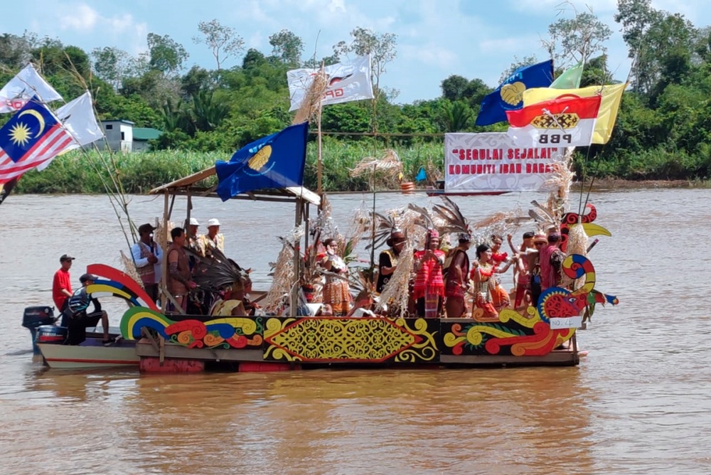 Baram Regatta 2023: Sarawak Iban Association wins decorative boat ... Baram Regatta 2023: Sarawak Iban Association wins decorative boat ...