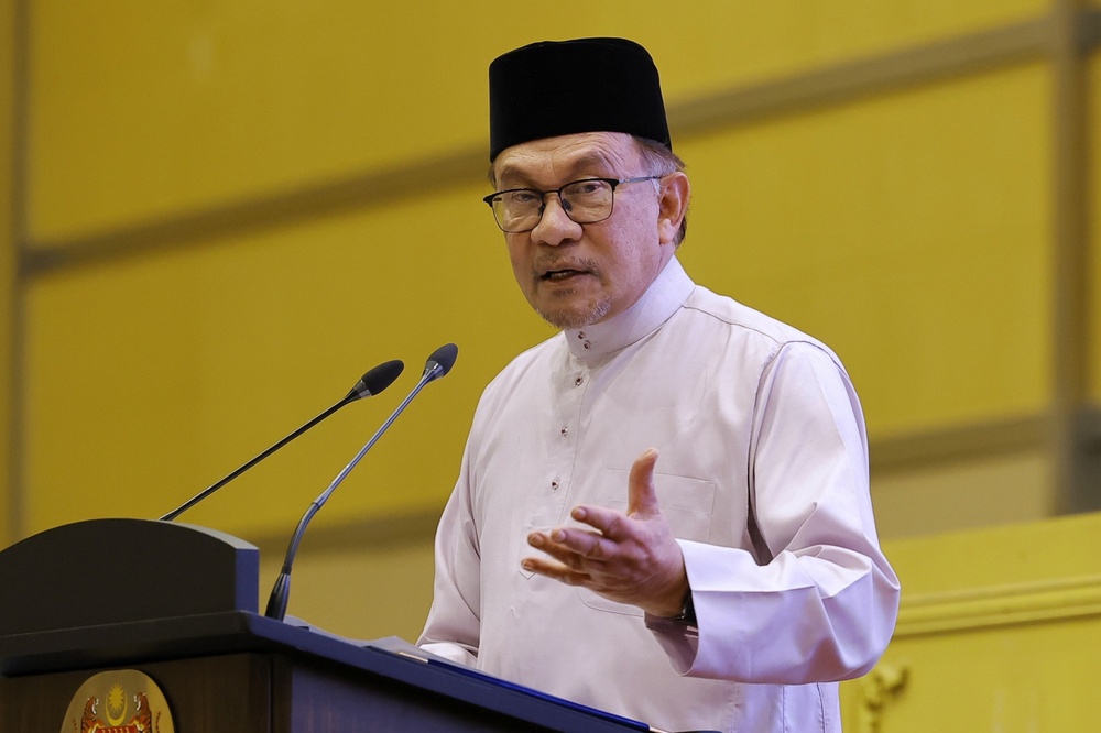 Islamic movements must work harder to enlighten people, says Anwar