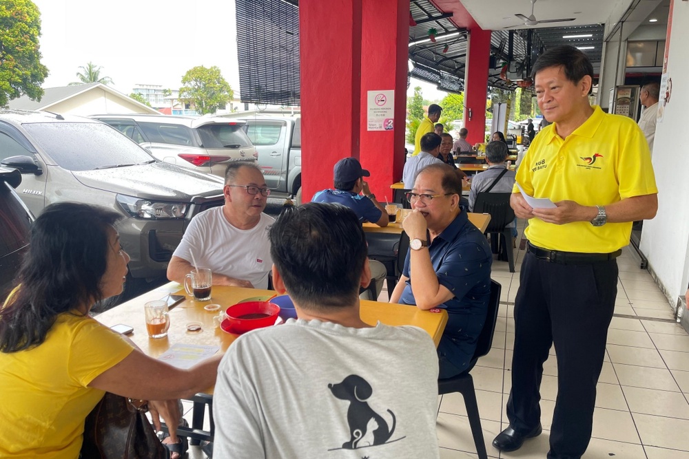 Tanjong Batu Service Centre launches mobile service counters