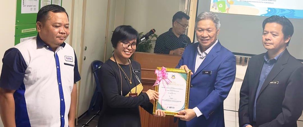 DBKK allows Ramadan stalls in front of houses