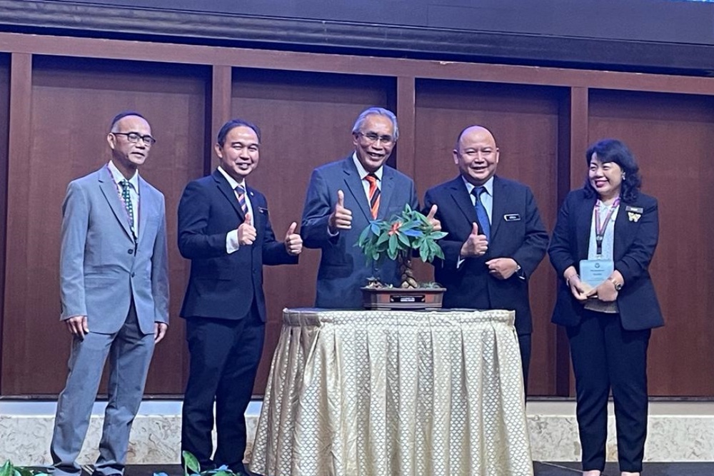 Len: S’wak, Sabah demands for environmental autonomy transfer still in ...